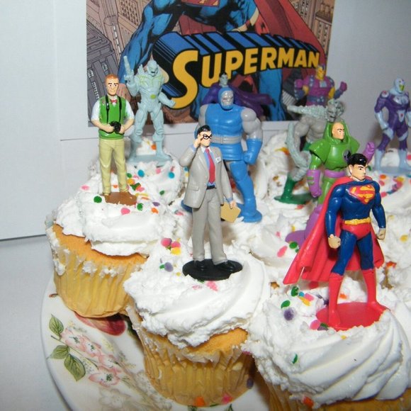 DC Comics | Party Supplies | Superman Cake Toppers Set Of 3 With Super ...